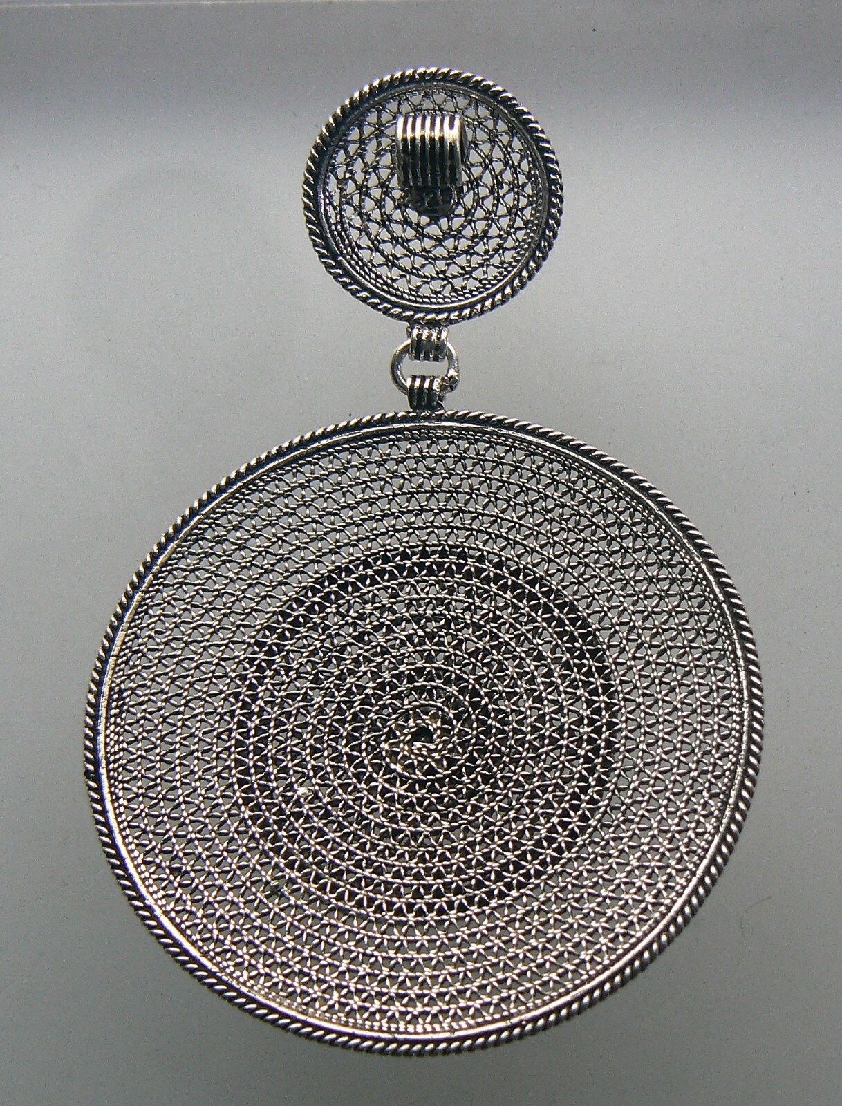 Sterling Silver Filigree Design Round Pendant Charm - Gem