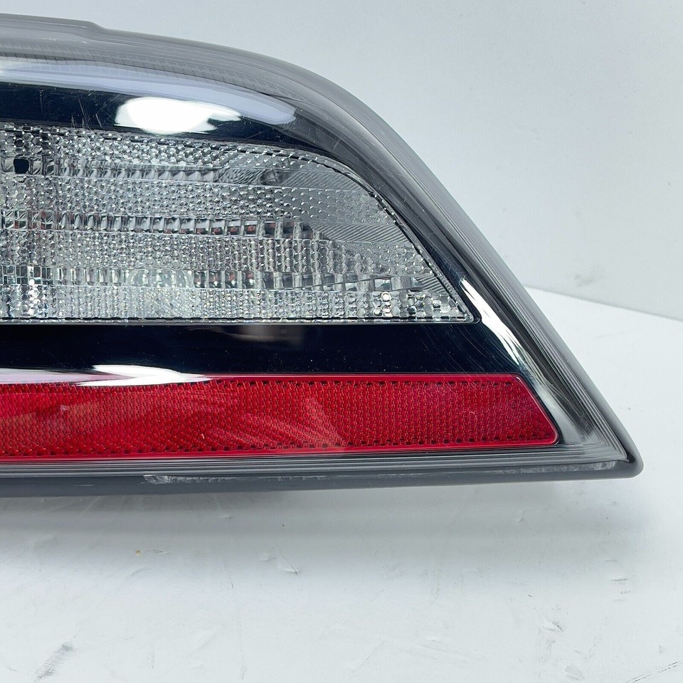 Genuine Hyundai Signal Lamp Assembly 92405-J9520 | eBay