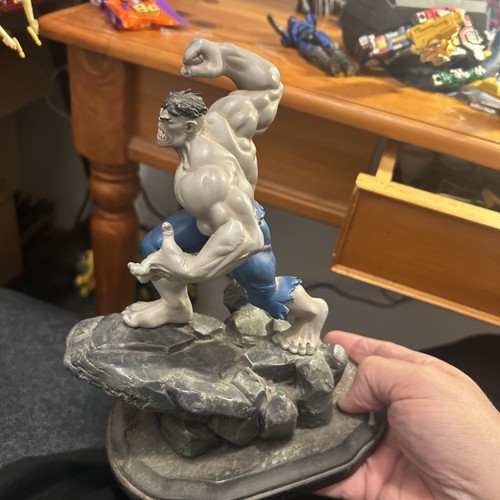 Bowen Marvel Incredible Hulk Gray Version Mini-Statue 2108/4000 | eBay