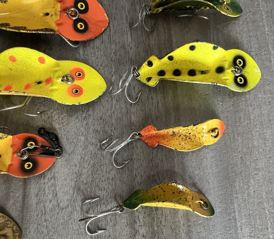 Lot of 19 Vintage Buck Perry Spoon Plug Fishing Lures w/ Tuff Tainer ...