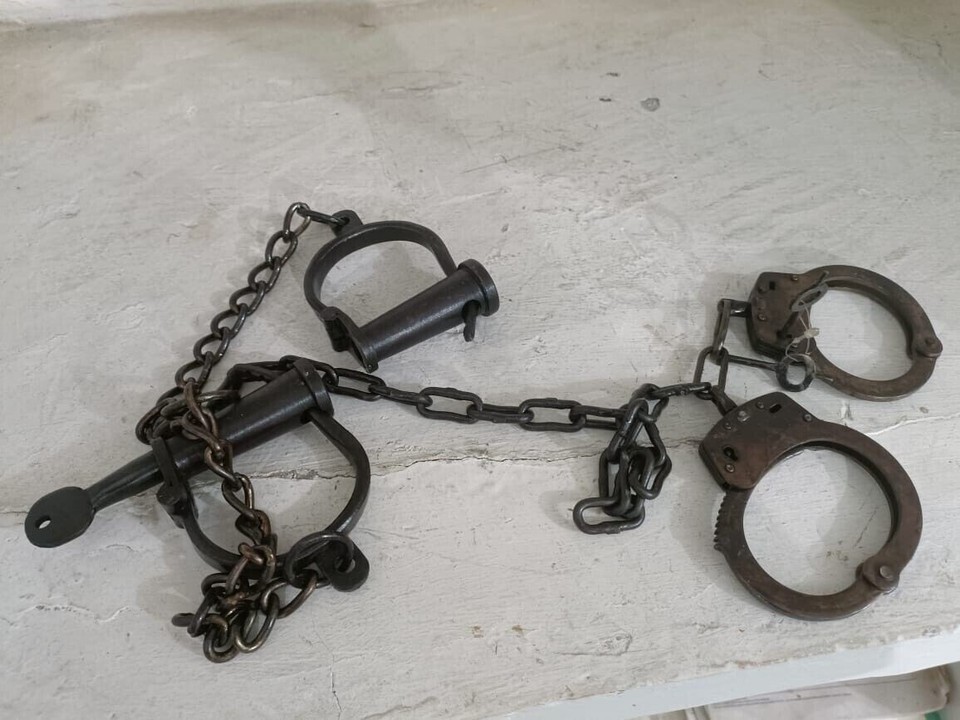 Iron Working Handcuff With Key Western Leg & Hand cuffs with key | eBay