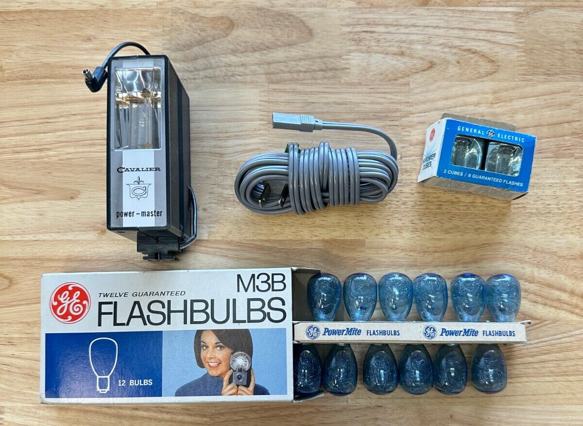 LOT OF 3 MISCELLANEOUS CAMERA PARTS - FLASH AND FLASHBULBS | eBay