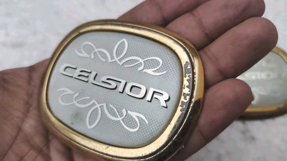 Pair Toyota Celsior Gold Side Roof Pillar Emblem Japan UCF30 UCF31 ...