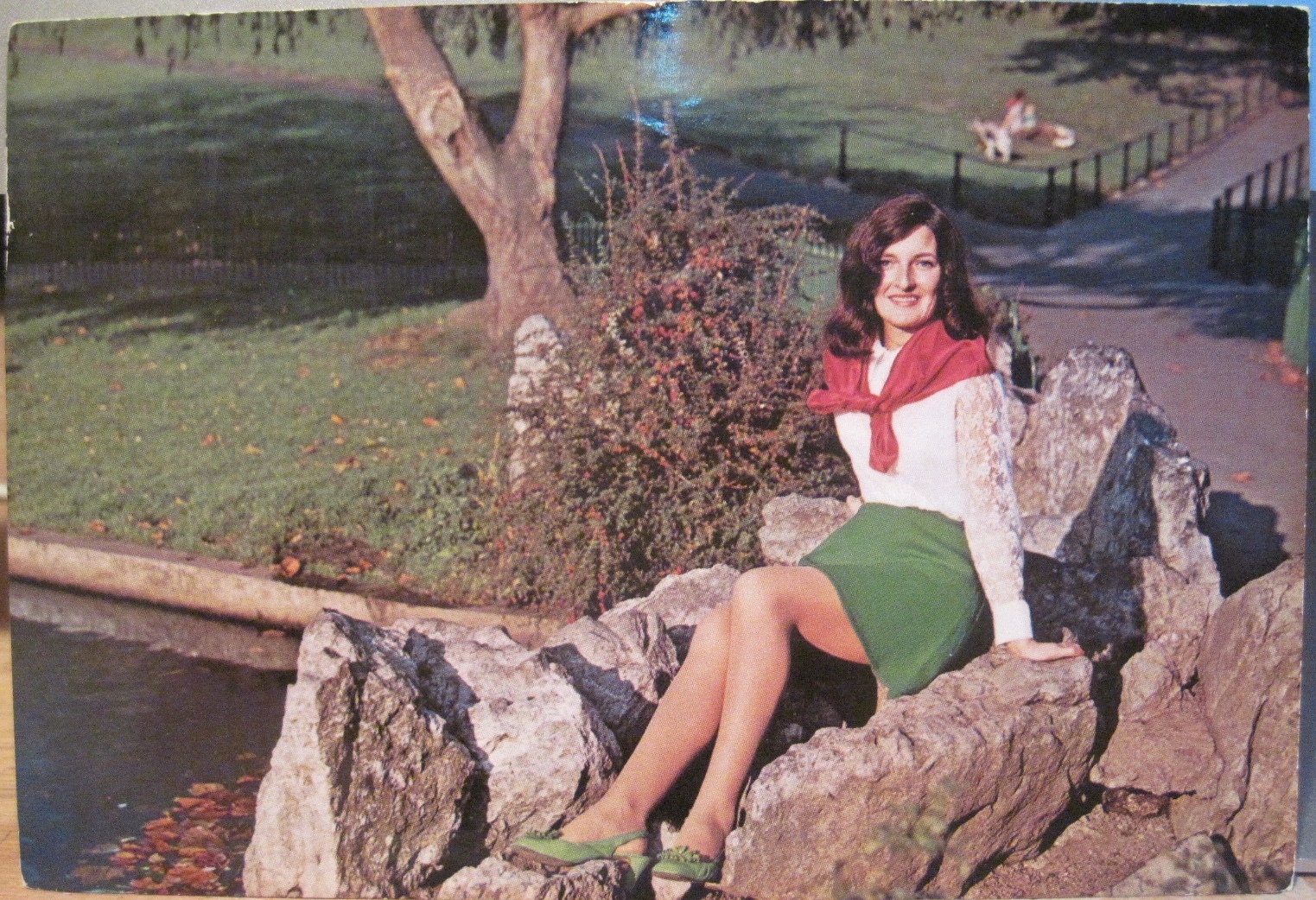 Vtg Postcard IRISH COLLEEN CAILÍN EIREANNACH Modern Woman 1971 Ireland ...