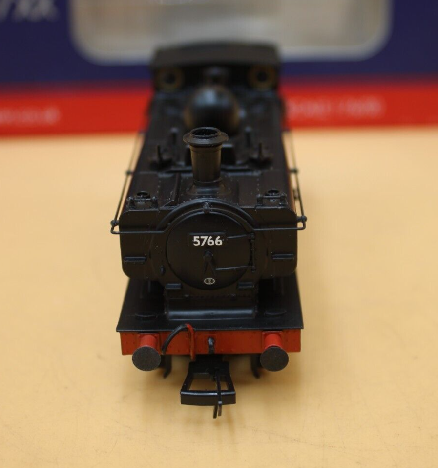 Bachmann 32-214 Class 57XX Pannier Tank 5766 BR Black Early Emblem Loco ...