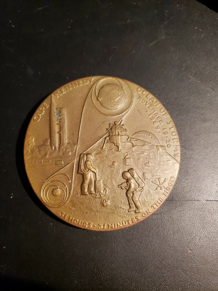 Apollo XII Medallion / Coin 2 3/8" diameter. 4 1/2 ounces Vintage ...