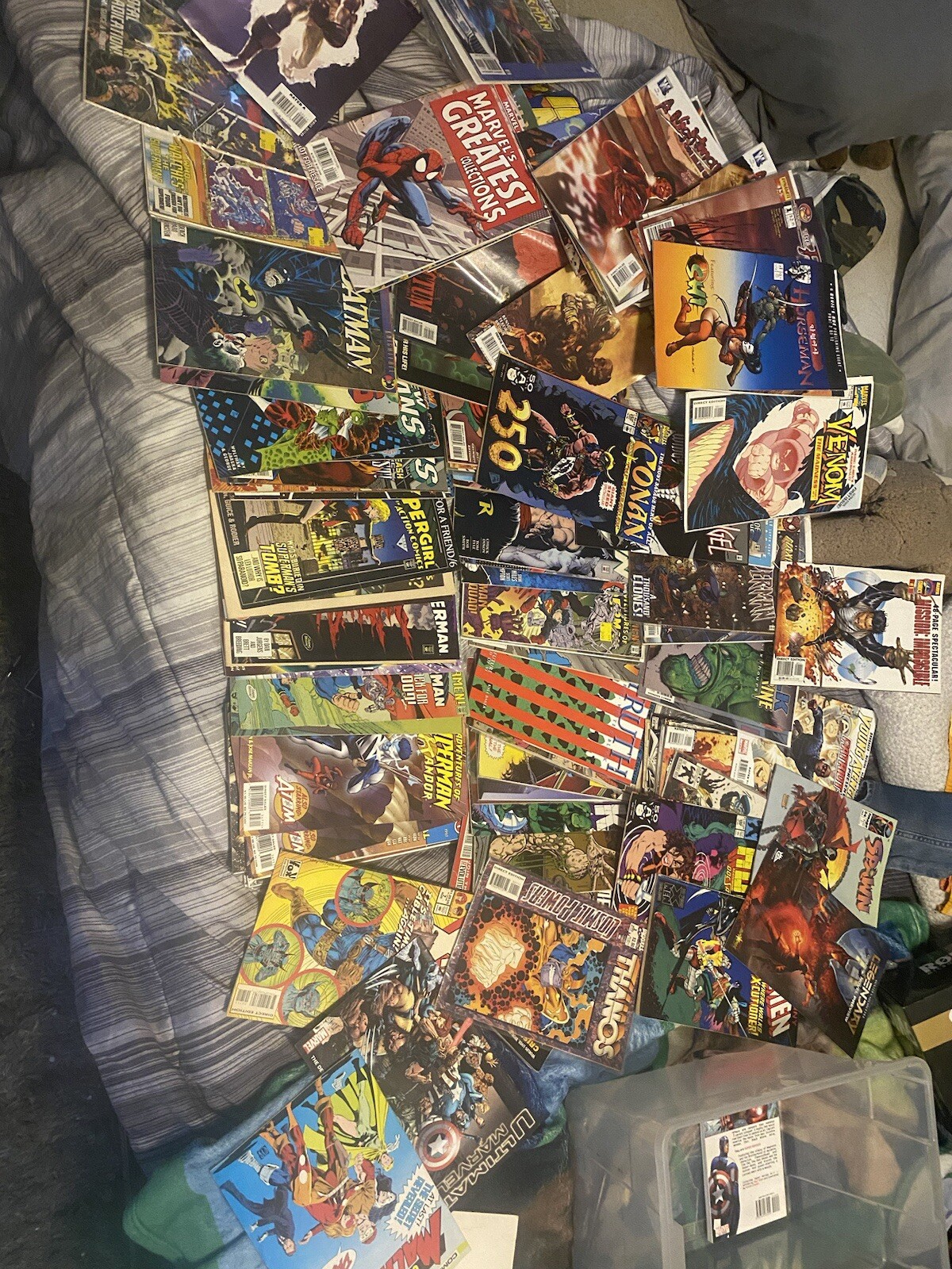 Huge Comic Book Lot (Batman,Superman, Spiderman,hulk,teen Titans ) And ...