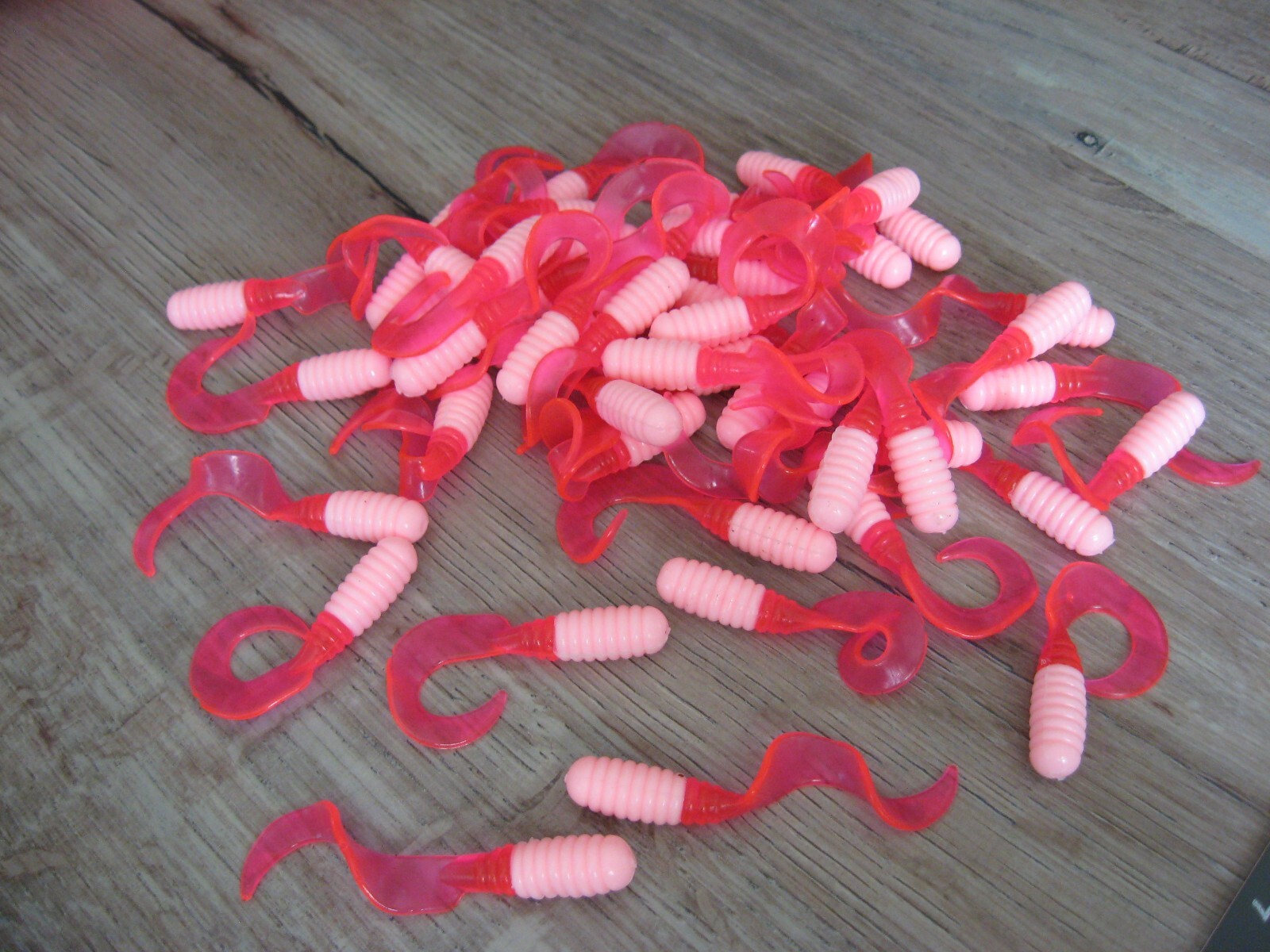 50 Curl Tail Swim'n Grubs / 2" Soft Fishing Baits Pink Head Hot Pink ...