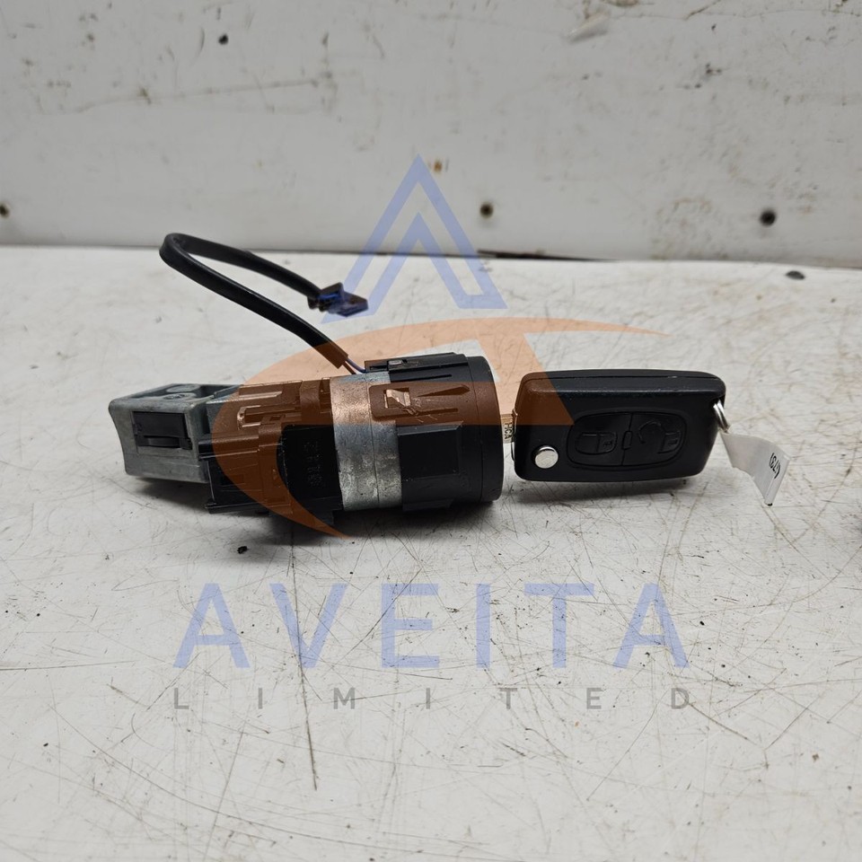 Peugeot 5008 2012 MK1 Ignition Barrel Key & Door Lock Barrel 4162XT ...