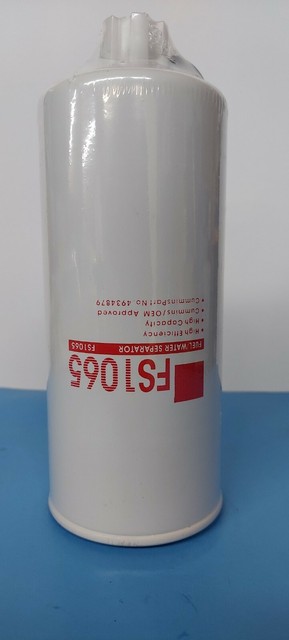Fleetguard Fuel Filter With Water Separator FS1065 for sale online | eBay