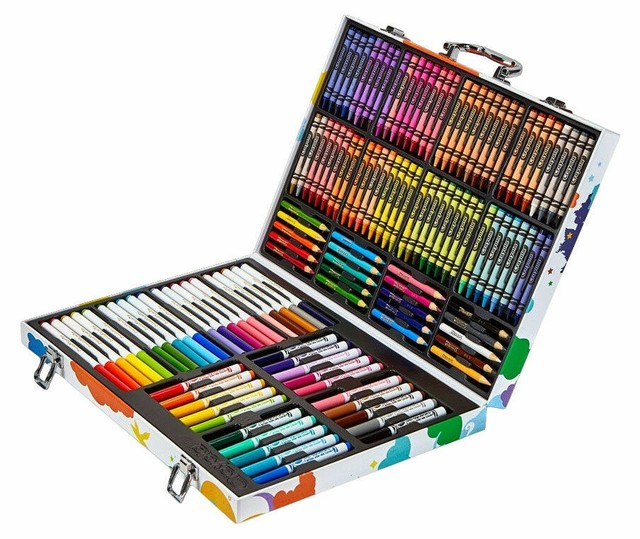 "Crayola Inspiration Art Kit, 140 Pieces with Crayons, Colored Pencils ...