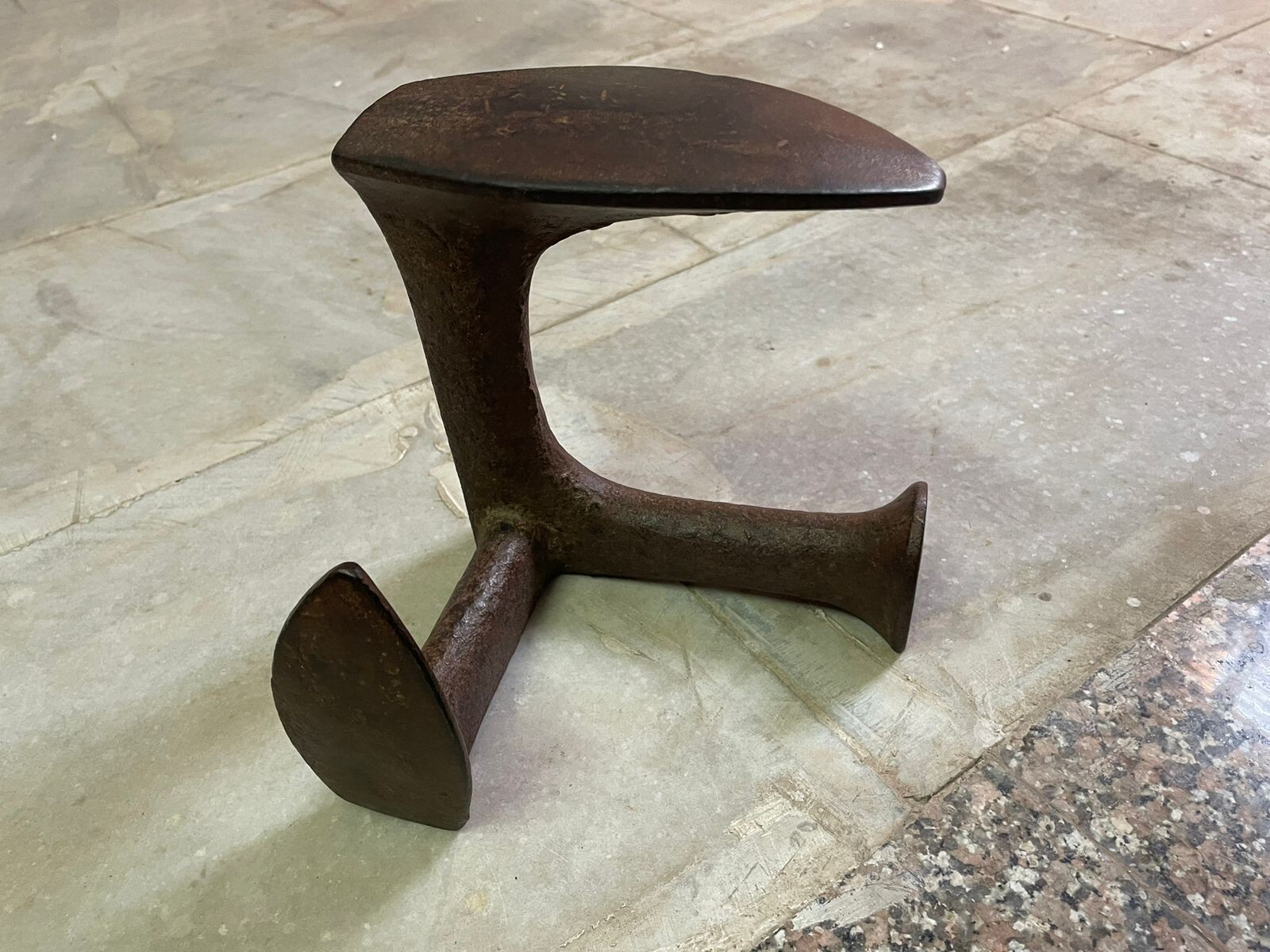 Old Cast Iron Three-Footed Cobblers Shoemaker Anvil Tool Shoe Shine ...