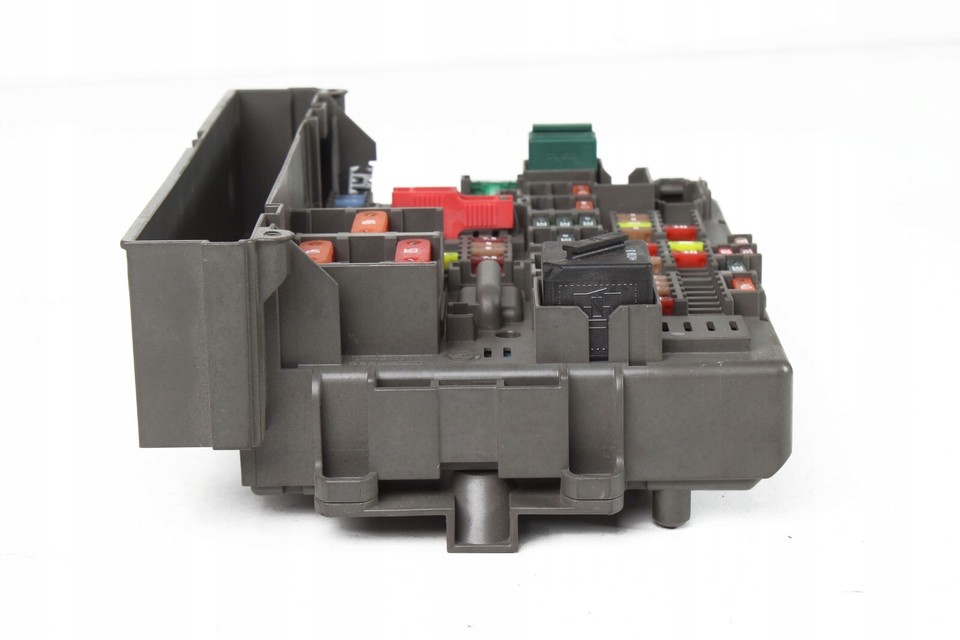 BMW 3 E90 E91 E92 E93 Fuse Box Front Power Distribution Unit ...