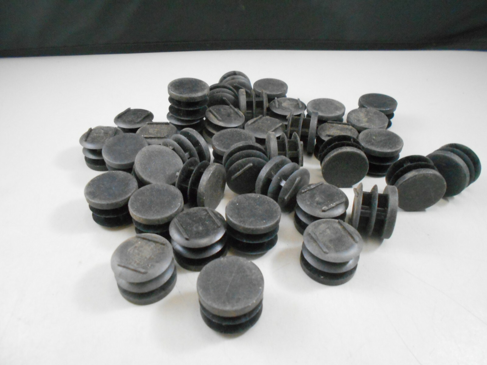 Plastic Black Ribbed Finishing Plugs 3/4" For Tubes Pipes Cap Ends Lot ...