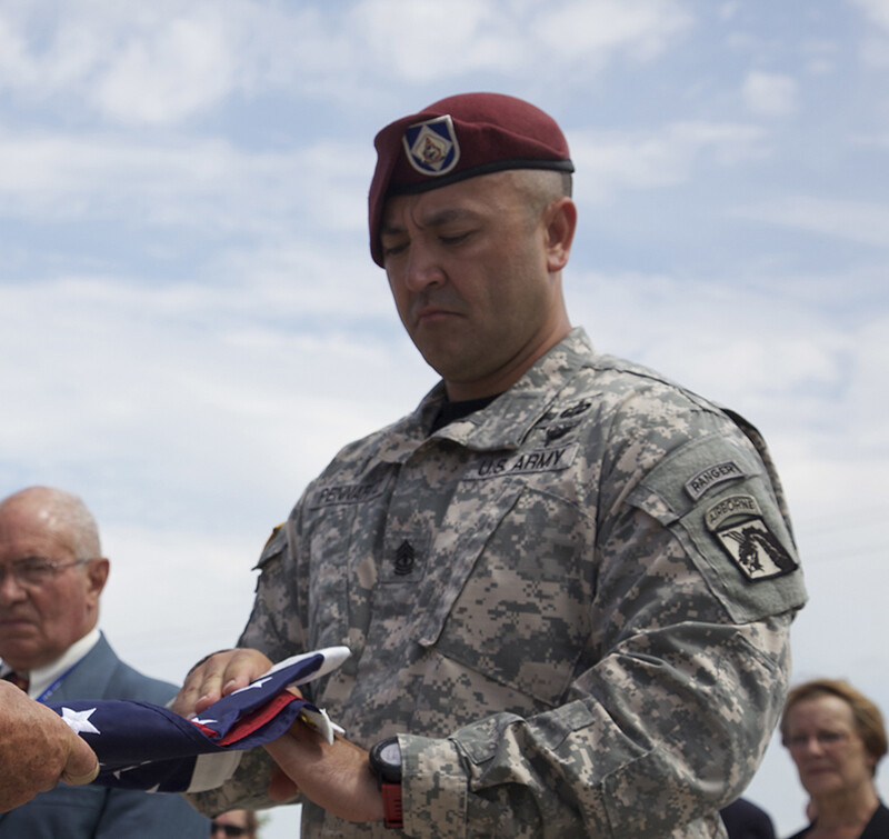 US AIR FORCE RESCUE TEAM GROUP WINE RED BERETS USAF PJ AIRBORNE ...