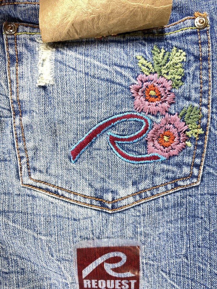 Request jeans women’s Size 29 Washed Denim Style 91338 Embroidered ...
