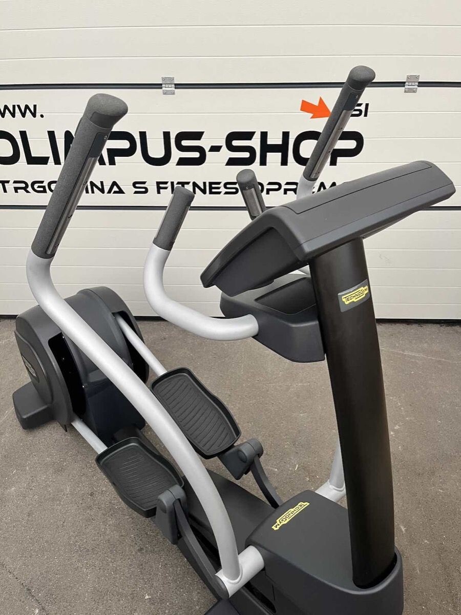 Technogym Synchro Excite 1000 LED Elliptical Cross Trainer | eBay