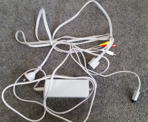 GENUINE NINTENDO Wii AC POWER ADAPTER & AV CABLE SET - ALMOST LIKE NEW ...