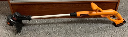 BLACK+DECKER LST201 20V Max Li-Ion 10in String Trimmer Edger-Tool w ...