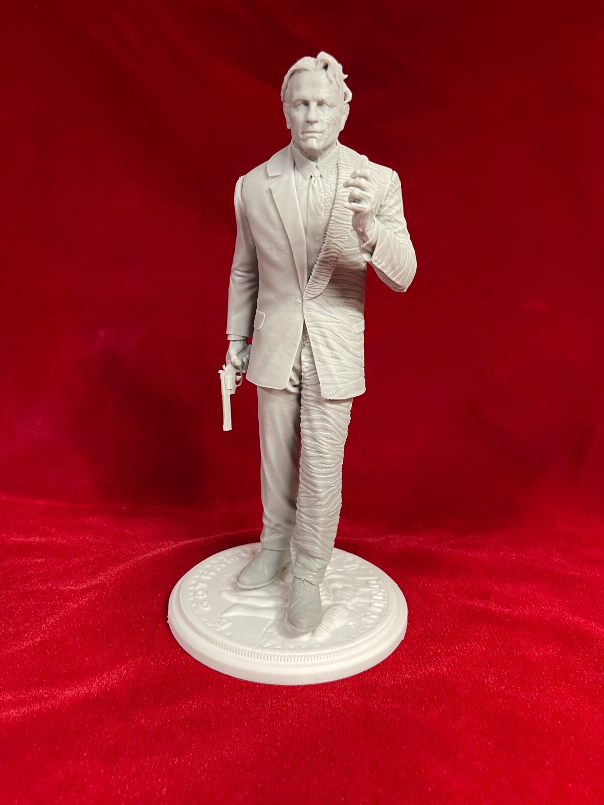 Batman - Two Face - "Tommy Lee Jones" Resin Model Kit - 1/6 - 1/8 Scale ...