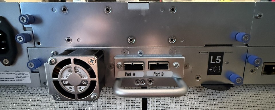 IBM 3573-L2U TS3100 Tape Library W/ 1 LTO-5 HH | eBay