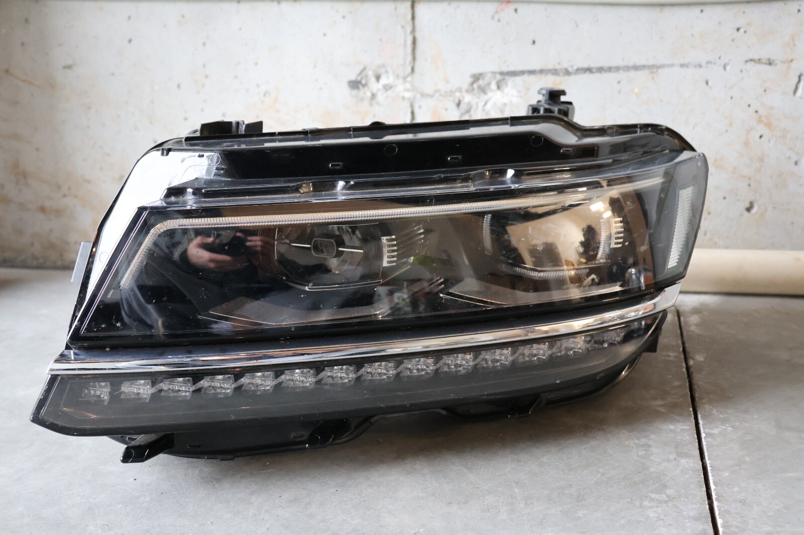 2018-2021 VW Volkswagen Tiguan LED Headlight LH Driver's Side | Genuine OEM | 12 V | Cold White ...