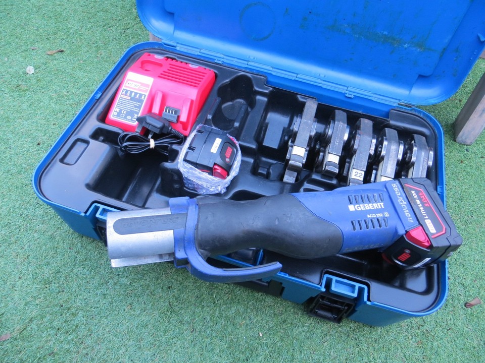 Novopress ACO202 Pipe Press Tool & M 15, 18, 22, 28, 35 Jaws Set aco203 ...