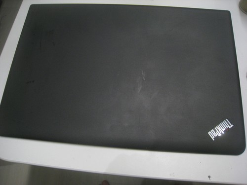 Lenovo ThinkPad E560 LCD MEMBER AP0ZR000700. Cache écran arrière ...