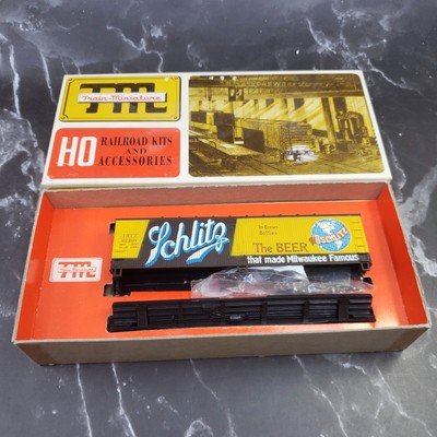 Train-Miniature HO Scale Schlitz Beer Wood side Reefer 82210 Built Kit ...