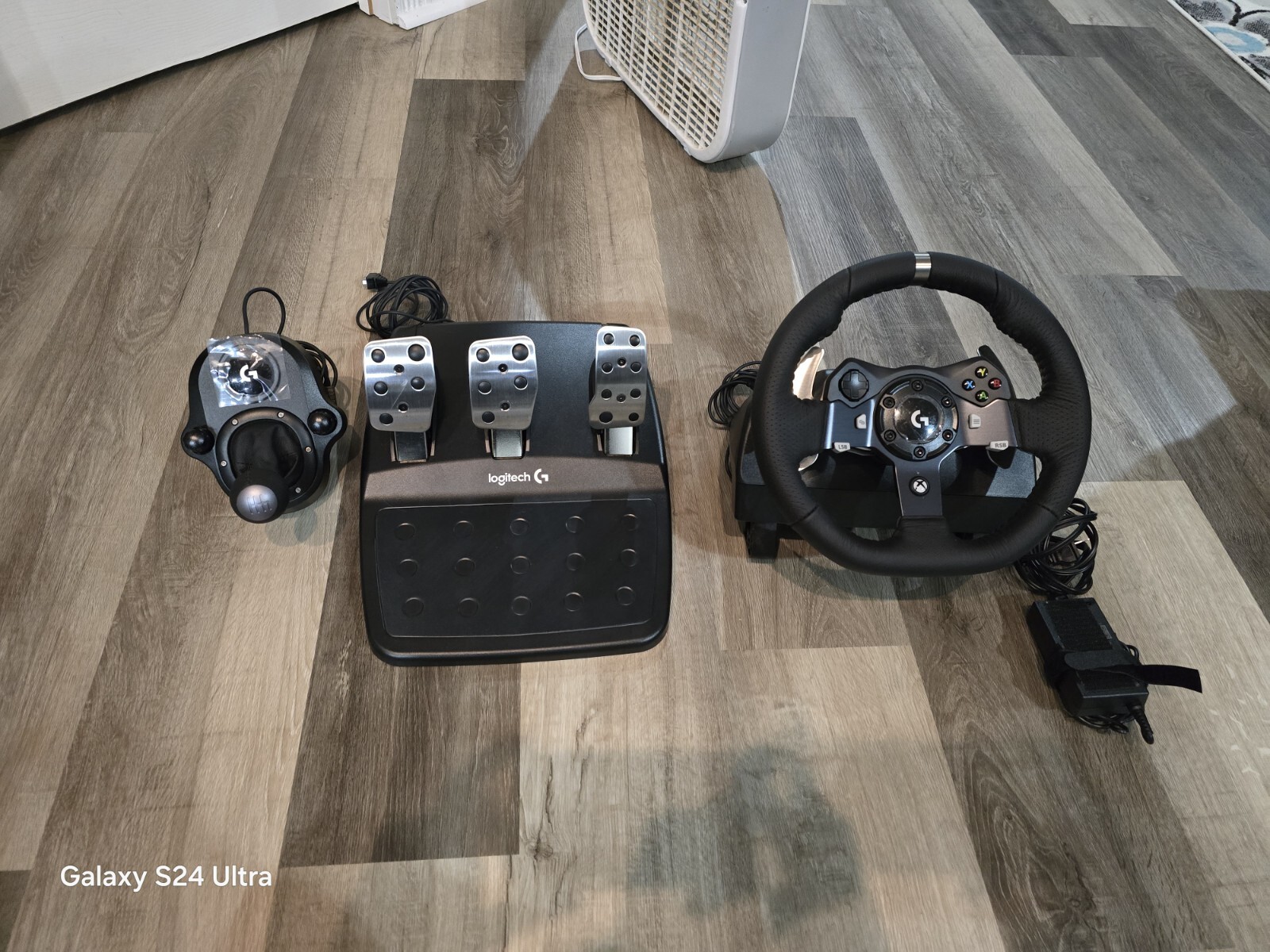 Logitech G920 Driving Force Racing Wheel , Pedals And Shift- Black (941 ...