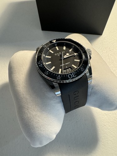Gucci Dive Watch 136.2 Silver-Tone Stainless Steel Case with Black ...