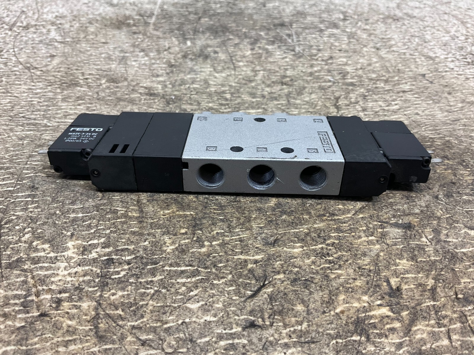 Festo CPE14-M1BH-5/3E-1/8 Pneumatic Valve 24 VDC 196935 MSZE-3-24DC | eBay