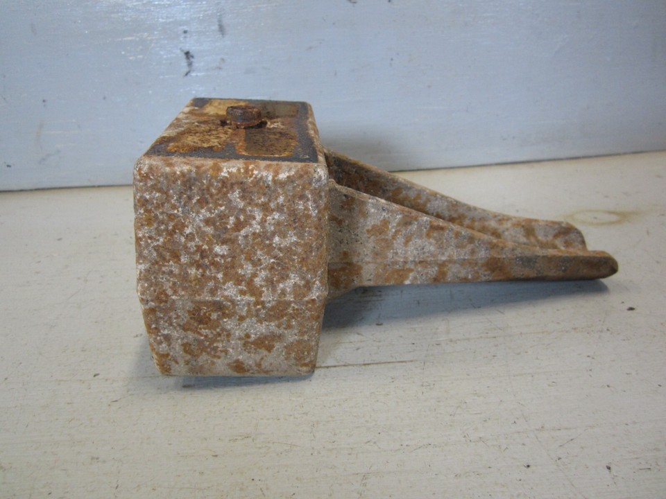 1999 - 2007 Ford F250 F350 Rear Leaf Spring Lift Block. 3.75" F81A-5598 ...