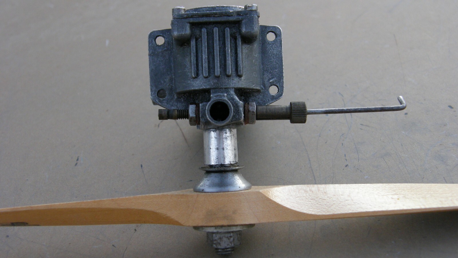 BULLET HI-SPEED GLOW GAS/NITRO MODEL AIRPLANE ENGINE & ZINGER PROPELLER ...