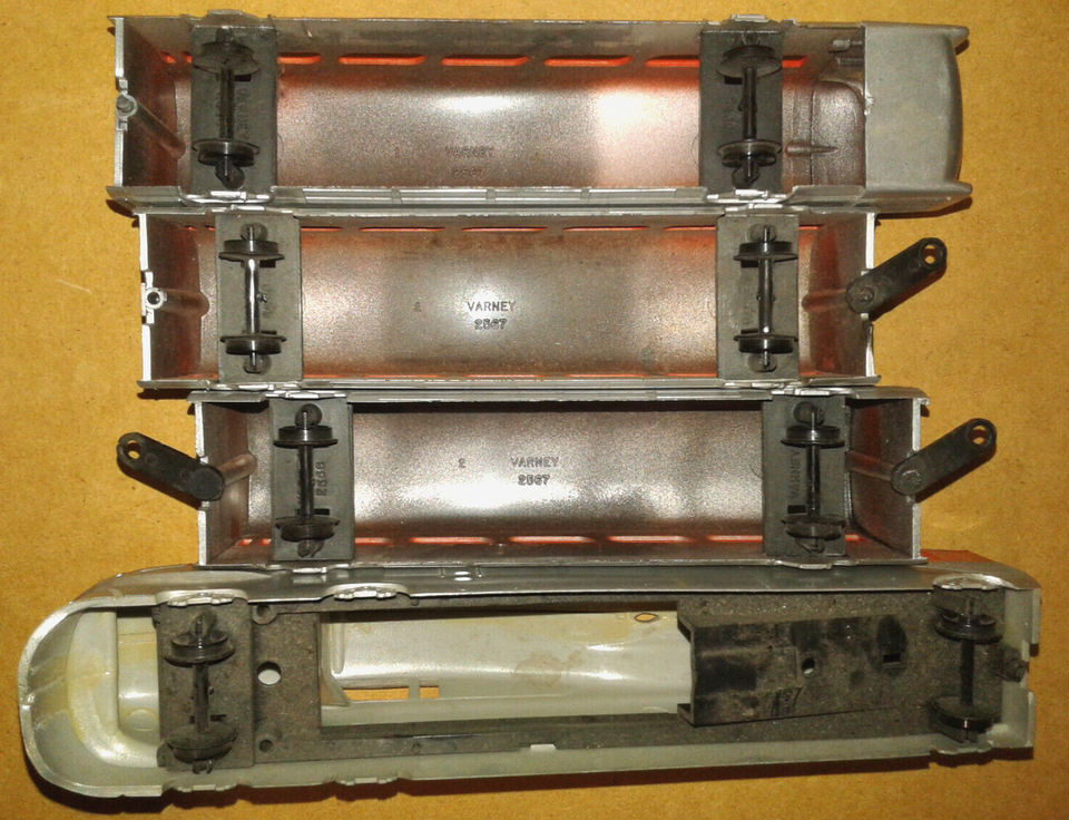 HO SCALE VARNEY GM-T1 AEROTRAIN DUMMY UNPOWERED MISSING PARTS & DETAILS ...