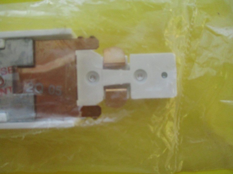 Contech Lighting LA-10 120V 60HZ 20A End Feed Connector Track Lighting ...