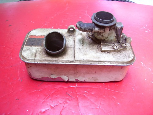 ANTIQUE / VINTAGE BRIGGS & STRATTON CARBURETOR CARB ASSEMBLY & TANK ...