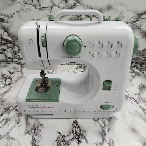 Singer QuickFix Mini Sewing Machine 8 Stitch Options Pedal & Power Cord ...