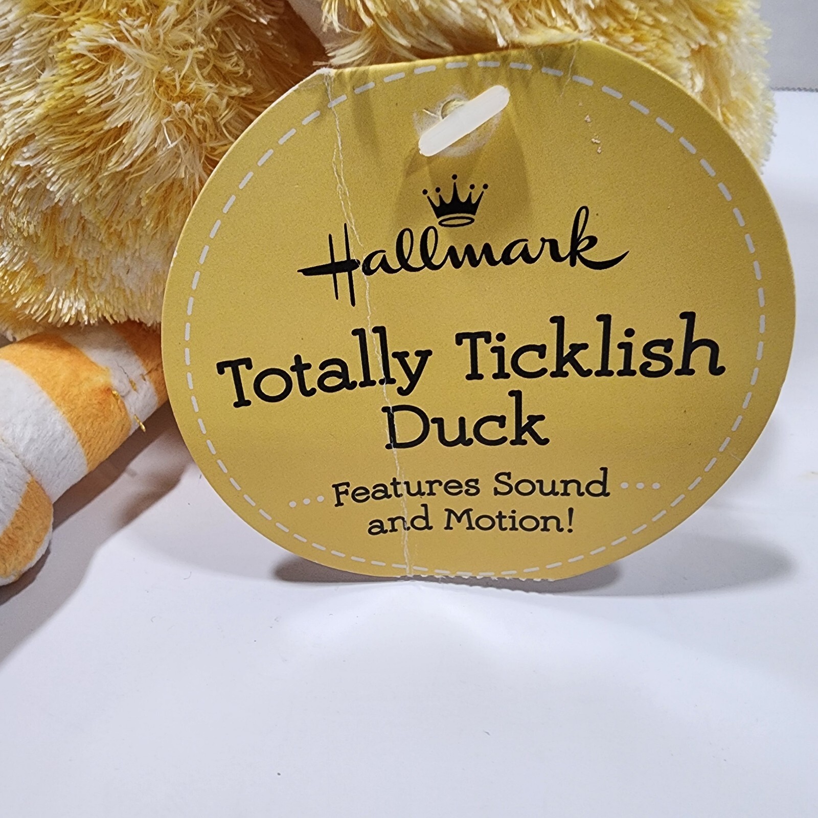 HALLMARK TOTALLY TICKLISH DUCK EASTER ANIMATED PLUSH Sings Flaps Wing ...