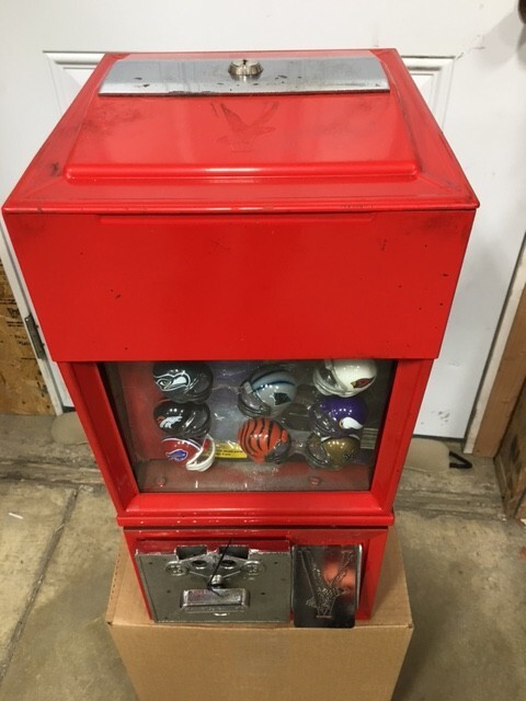 Vintage NFL Football Helmet Vending Machine with 32 Helmets in Capsules ...