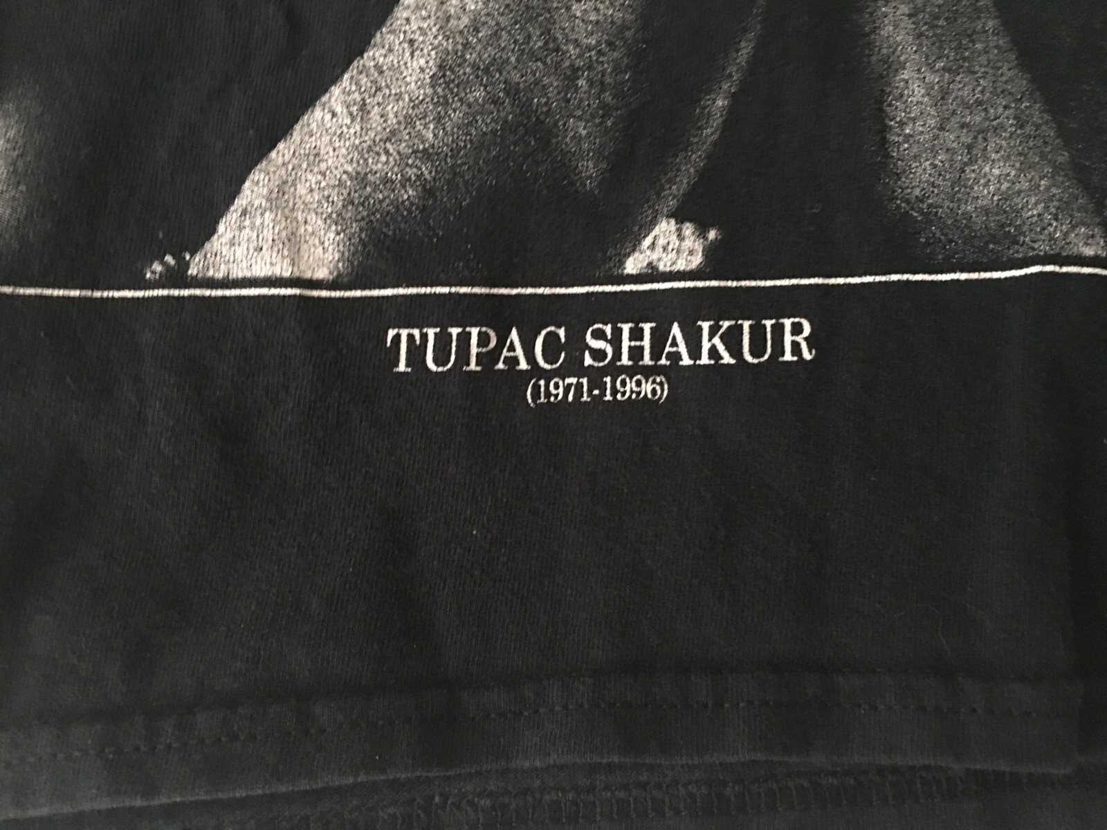 TUPAC SHAKUR : 2PAC Praying Hands Tribute T-Shirt - S… - Gem