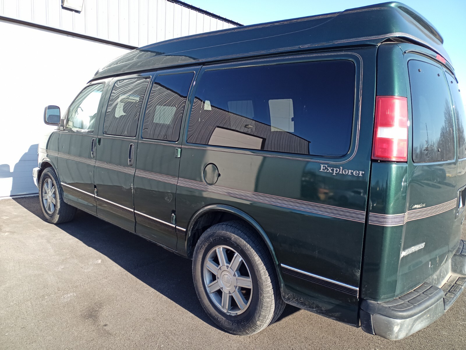 40 Foot 96 24 Chevy Express Body Side Molding, 480" Black w/Chrome ...