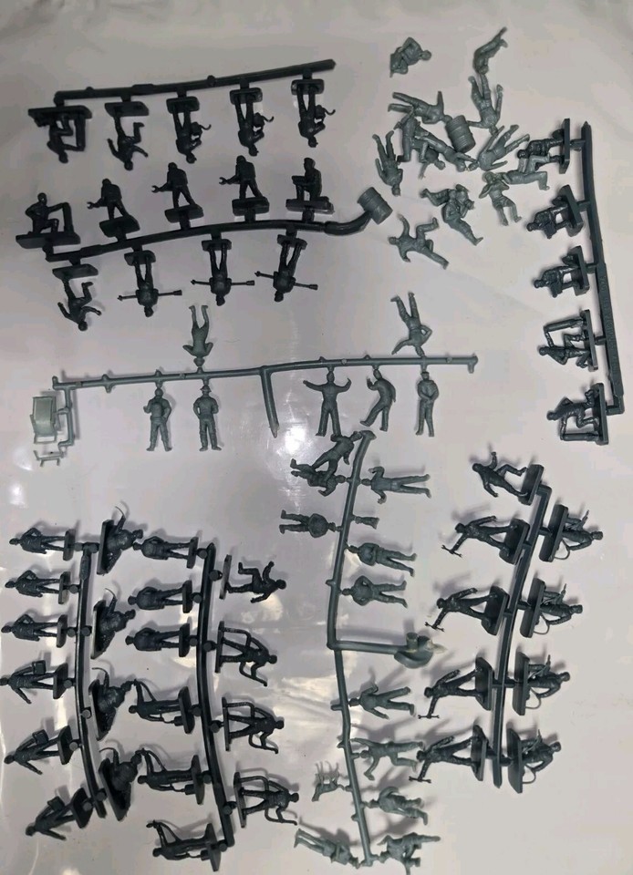 Preiser Miniatures 1/72 Luftwaffe Deutsches Reich 1935-45 Kit 4510 READ ...