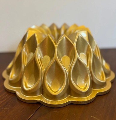 Nordic Ware Crown Bundt Cake Pan Gold Cast Aluminum 10 Cup Bundt Pan ...