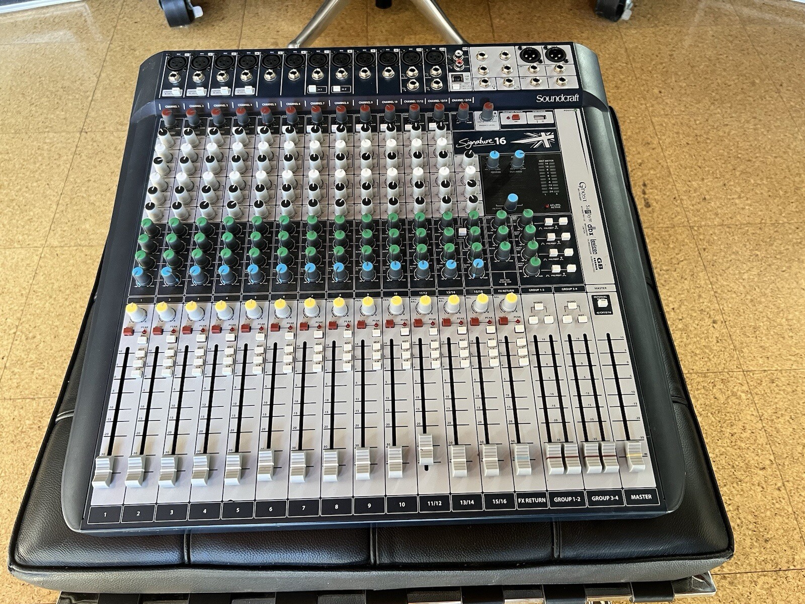 Soundcraft Signature 16 Mixer Compact Analogue Mixer 668705001175 | eBay