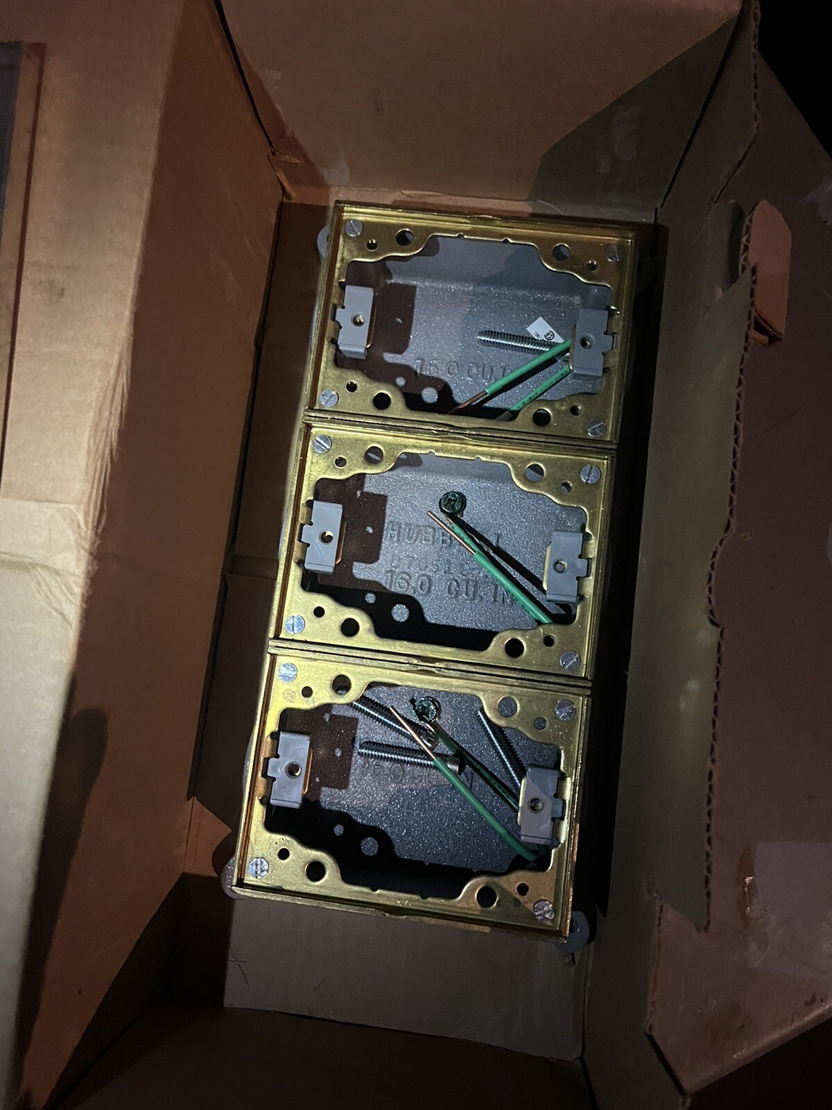 Hubbell floor box 3 gang b4314 | eBay