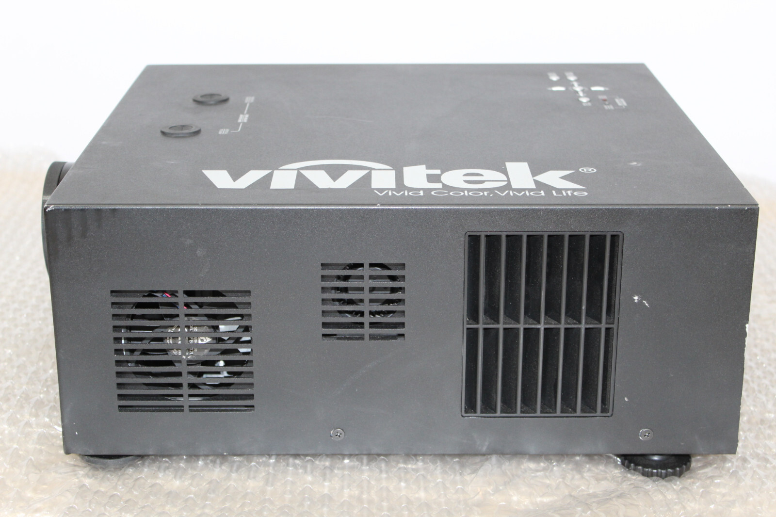 Low Hours Vivitek D8300 Full HD 1080p HDMI Large Venue Projector -6,500 ...