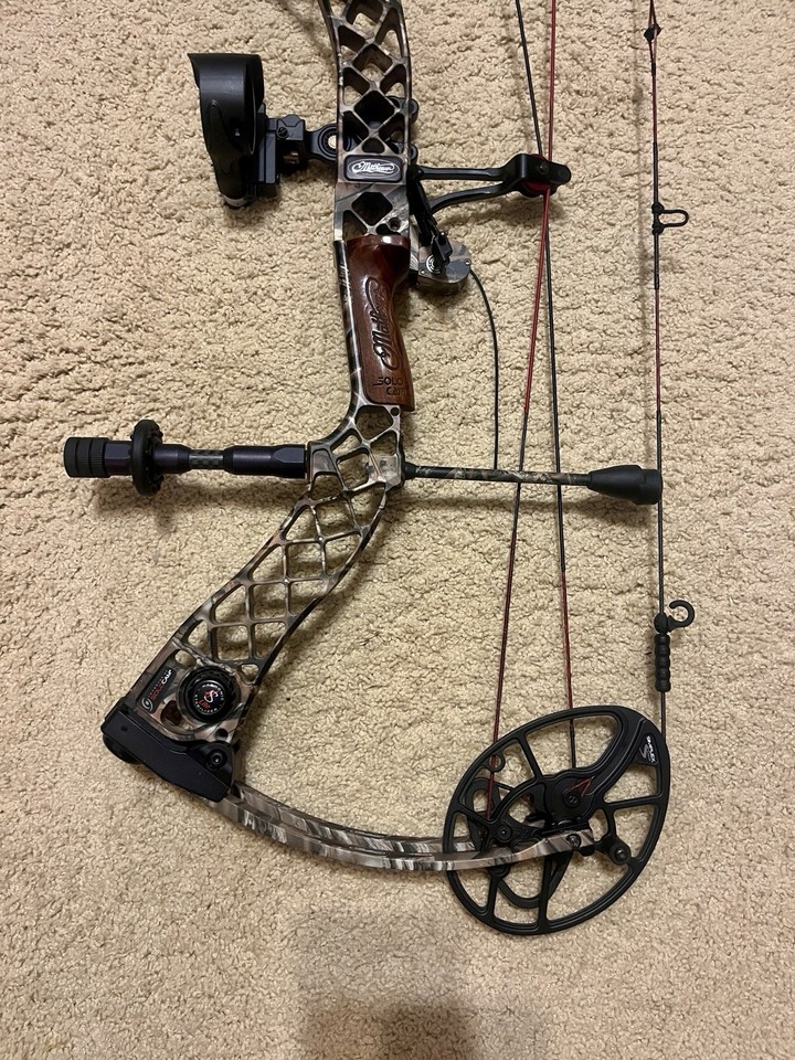 Mathews Creed Compound Bow Right Handed Lost Camo With Accessories 60lb ...
