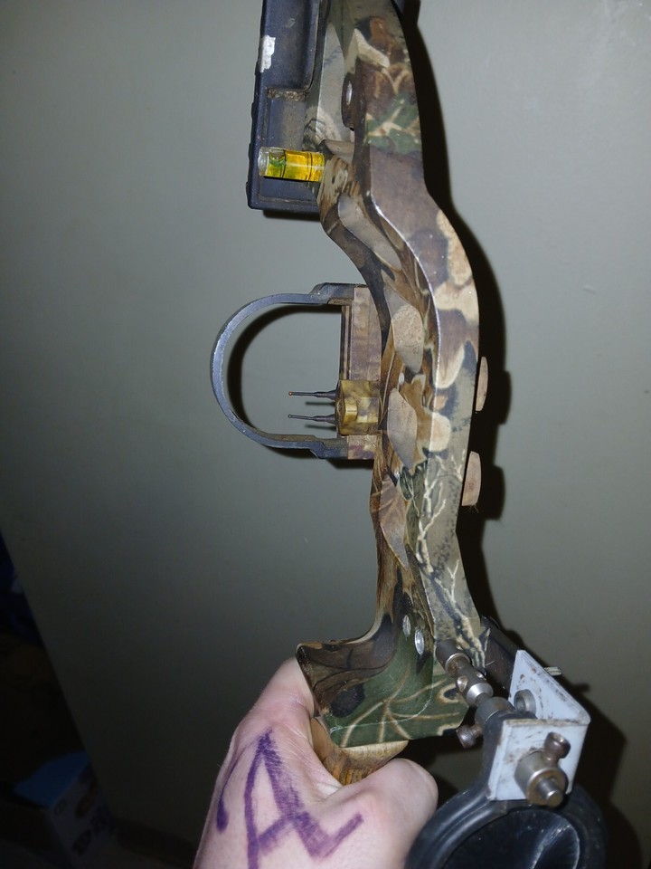 Jennings Archery Buckmaster Compound Bow In Hard Case Camouflage With ...