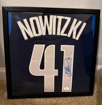 Dirk Nowitzki Signed Dallas Mavericks Jersey Framed Autograph JSA ...